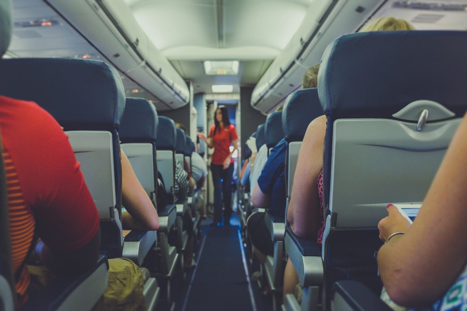 6 Easy Tips For Surviving A Long Flight - The Purvue